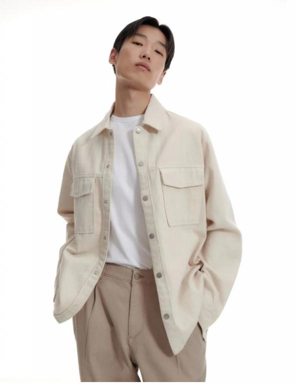 Reserved men | StockBluebox