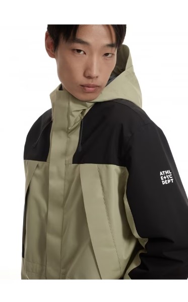 Reserved men | StockBluebox